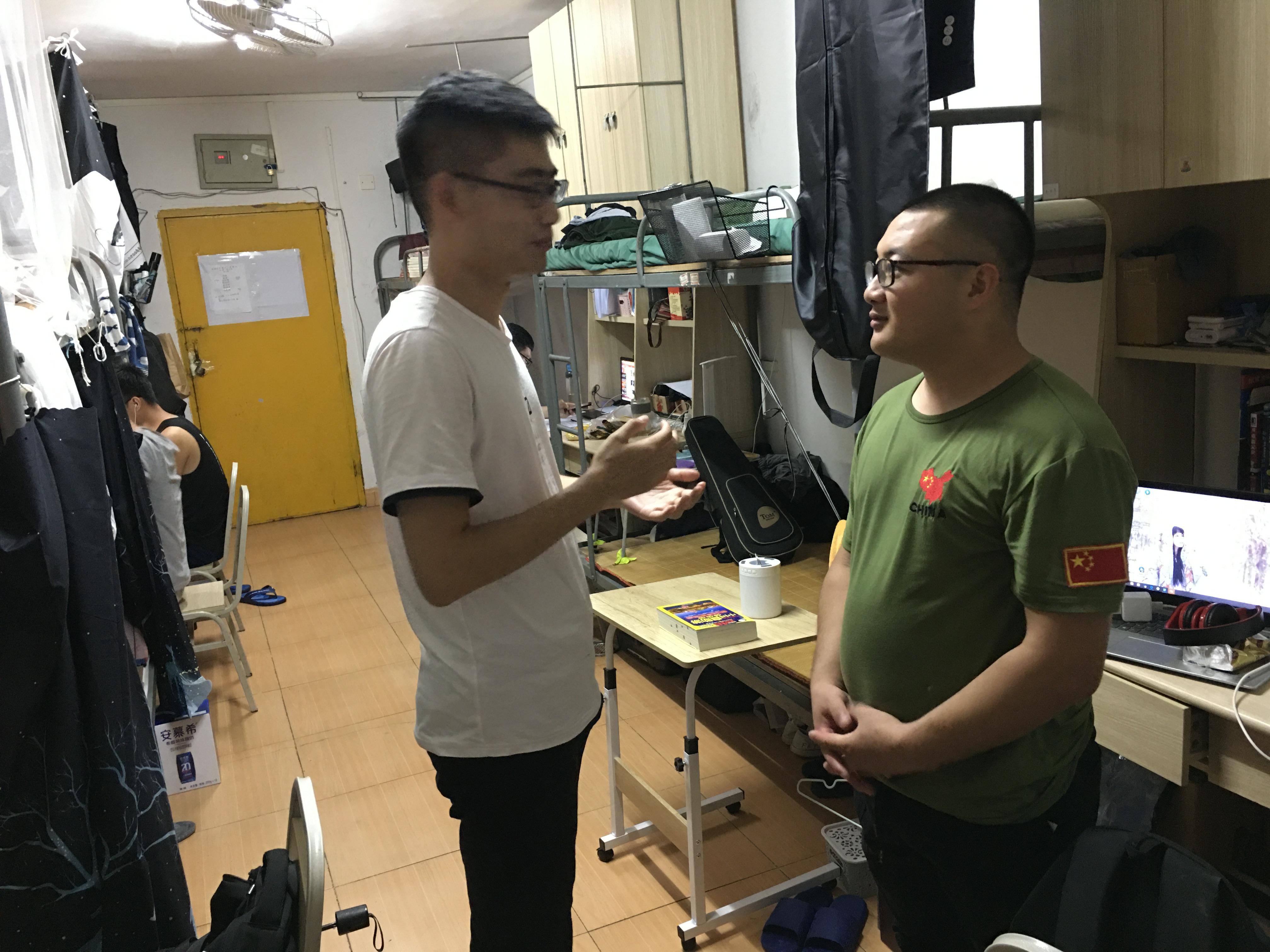 管理学院学生党支部学生党员宿舍帮扶活动 管理学院